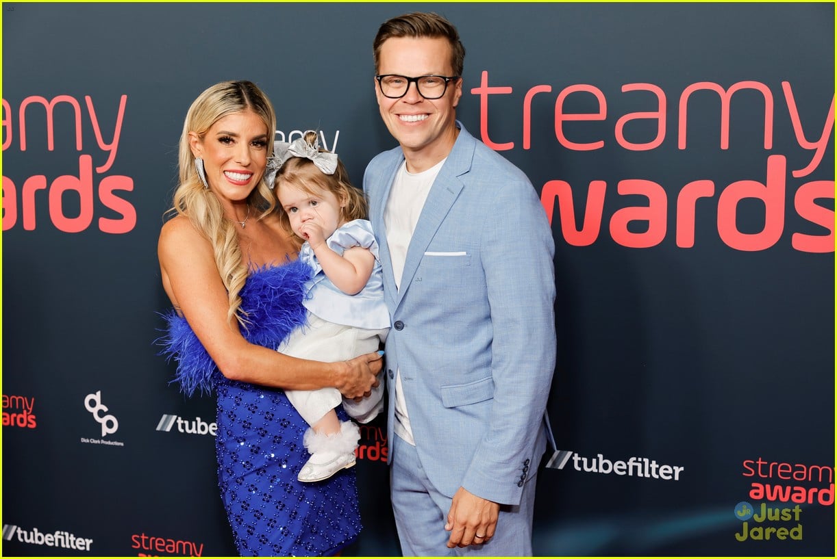 Kai Cenat, Chris Olsen & Dylan Mulvaney Win Big at Streamy Awards 2023 ...