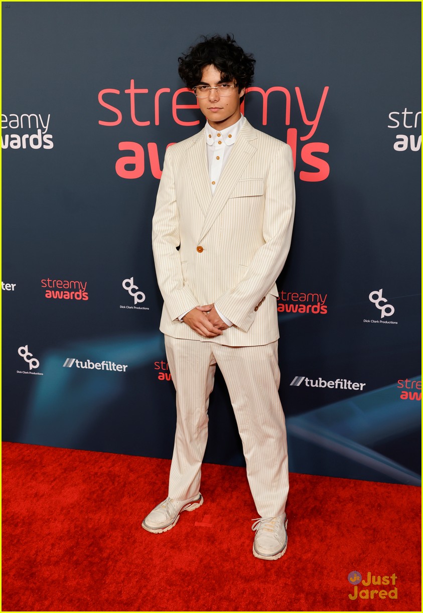 Kai Cenat, Chris Olsen & Dylan Mulvaney Win Big at Streamy Awards 2023 ...