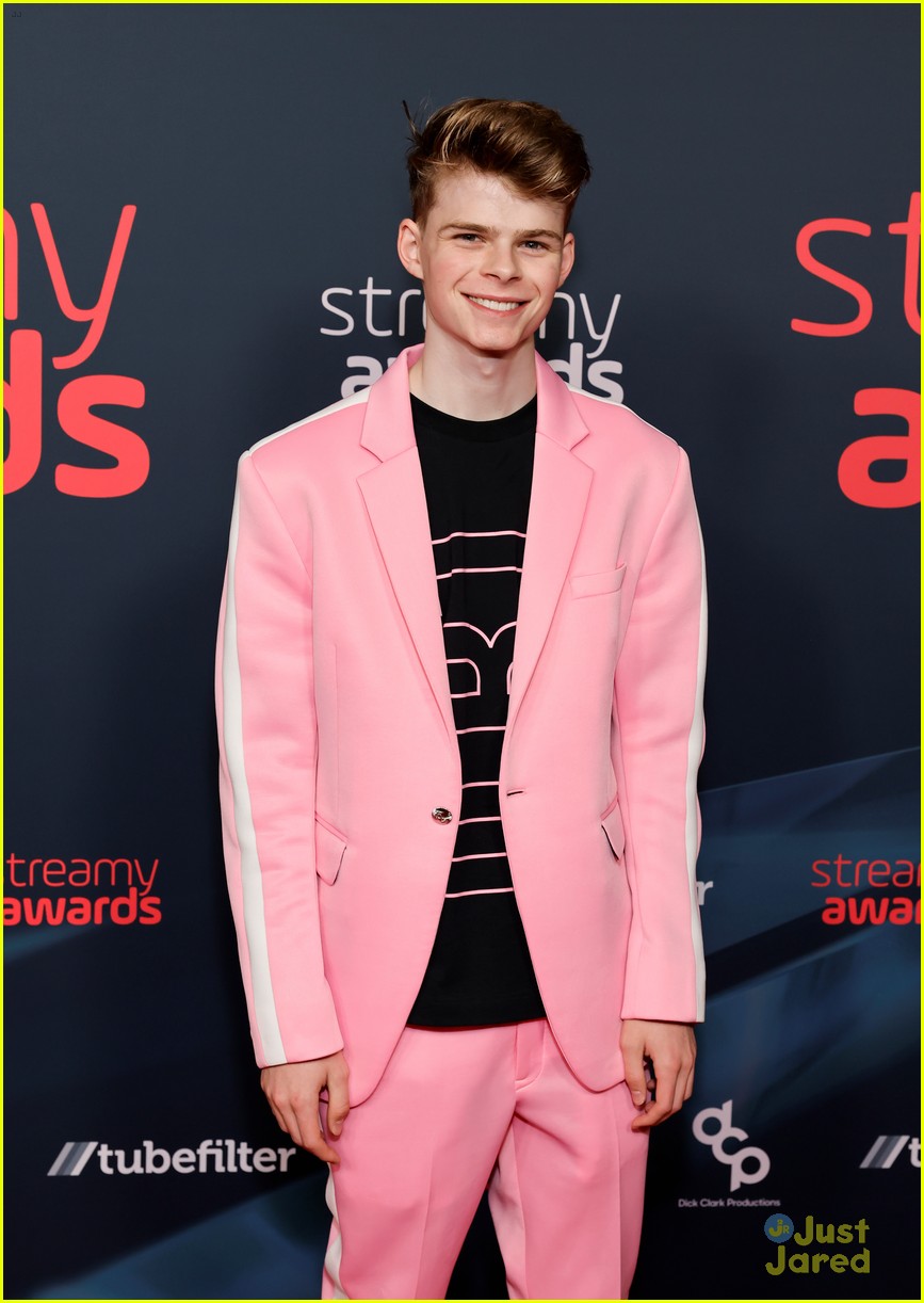 Kai Cenat, Chris Olsen & Dylan Mulvaney Win Big at Streamy Awards 2023 ...