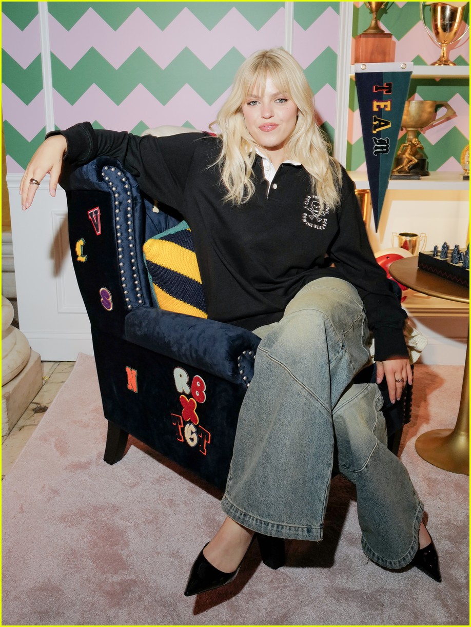 'Mean Girls' Co-Stars Christopher Briney & Renee Rapp Reunite at Rowing ...