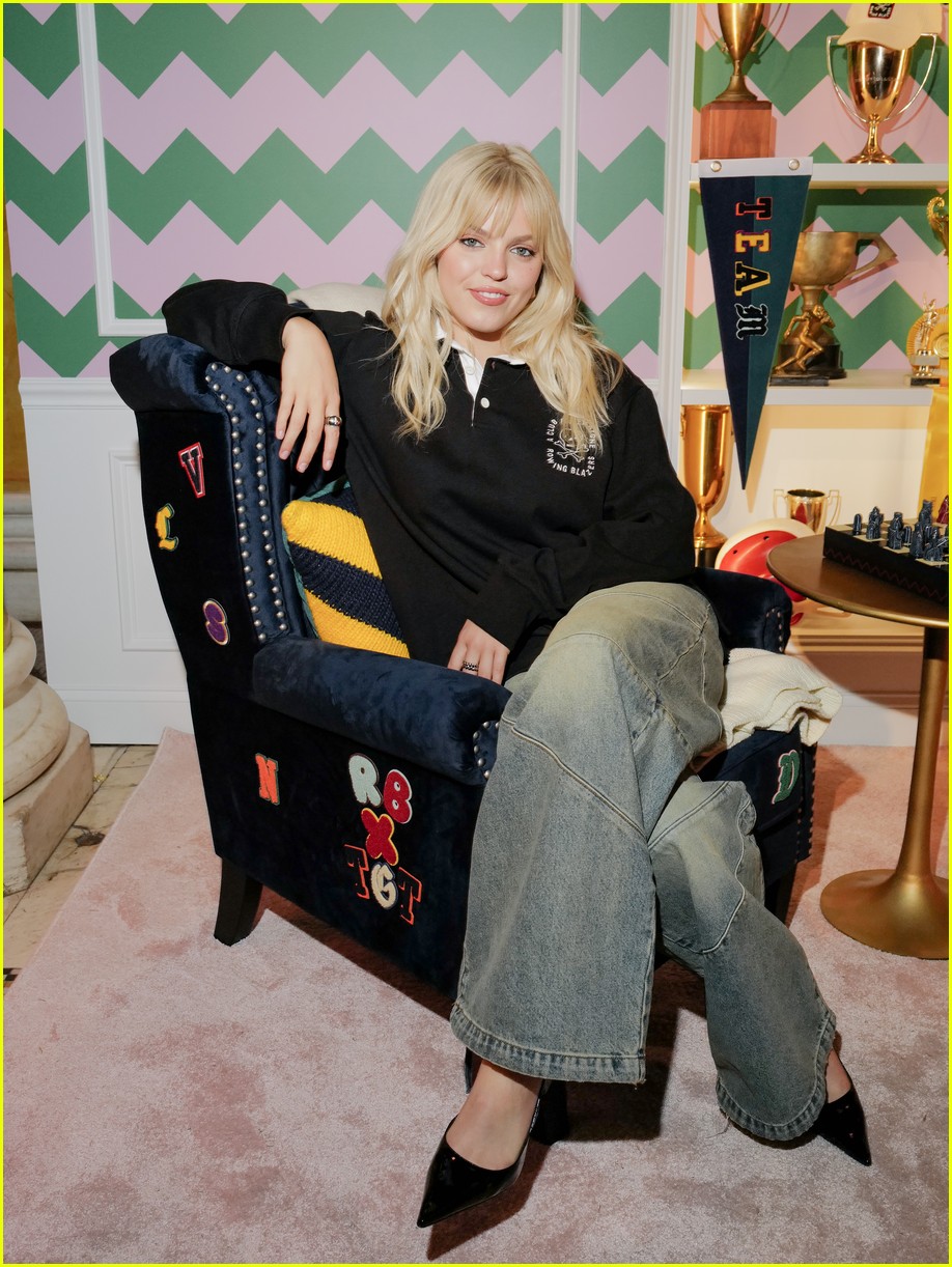 'Mean Girls' Co-Stars Christopher Briney & Renee Rapp Reunite at Rowing ...