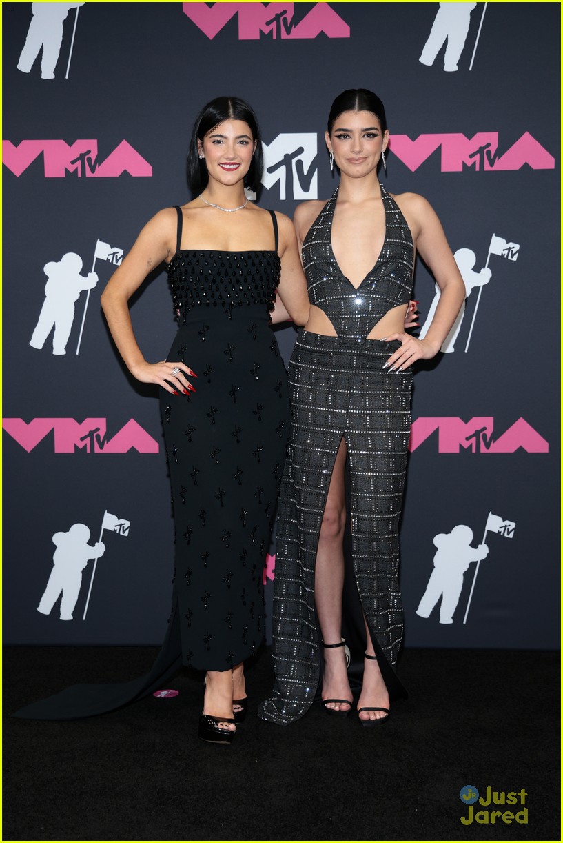 Charli & Dixie D'Amelio Rock 2 Looks Each at MTV VMAs 2023 | Photo 1383091 - Photo Gallery ...