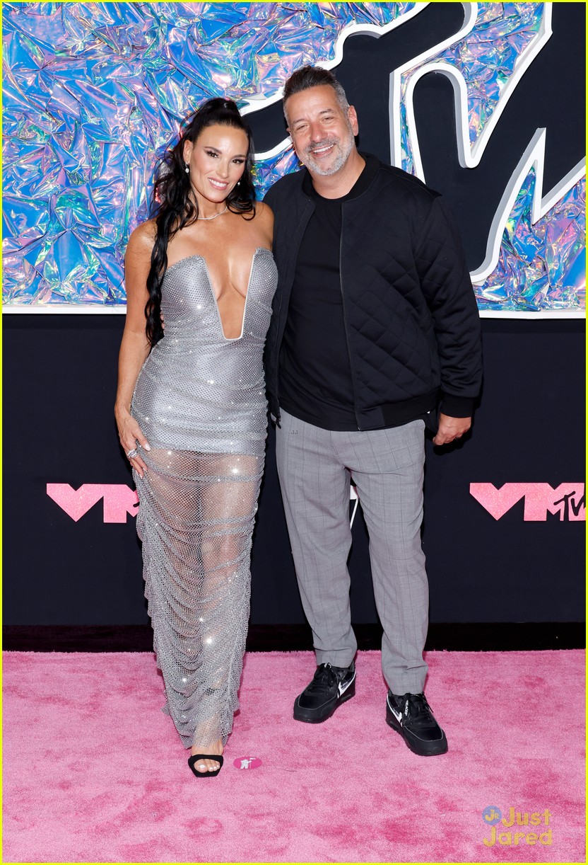 Charli & Dixie D'Amelio Rock 2 Looks Each at MTV VMAs 2023 | Photo ...