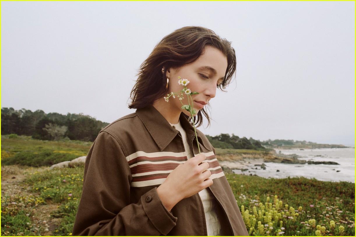 Emma Chamberlain Launches New Collaboration With Levi's Inspired by ...