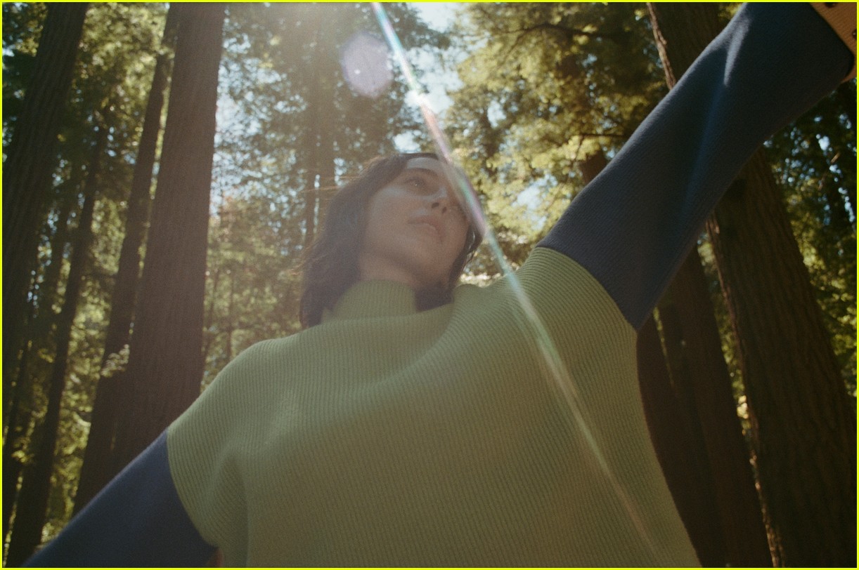 Emma Chamberlain Launches New Collaboration With Levi's Inspired by ...