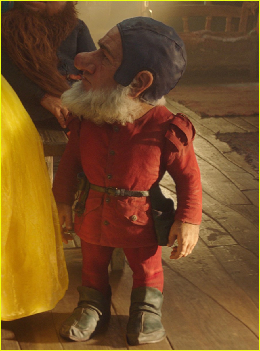 Rachel Zegler in 'Snow White': Disney Reveals First Photo After Release ...