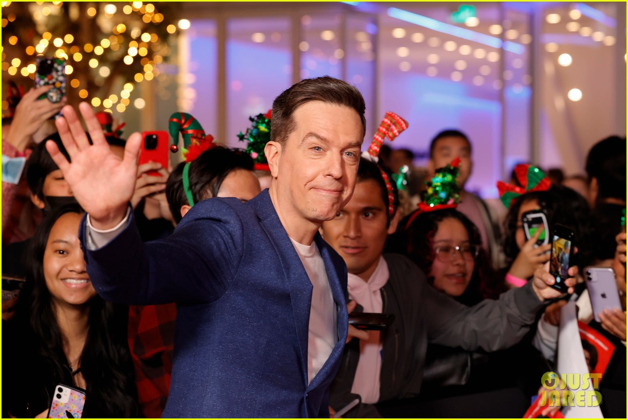 Brady Noon & Emma Myers Pose With Their 'Parents' Jennifer Garner & Ed ...