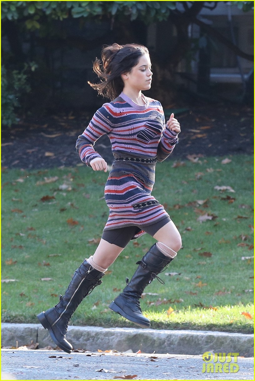 Jenna Ortega Films Running Scenes for 'Beetlejuice 2' in Boston | Photo ...