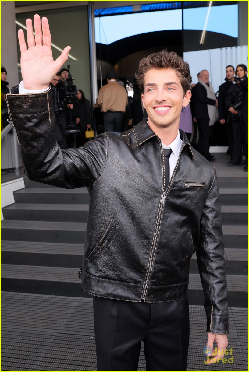 Mean Girls' Christopher Briney, Louis Partridge, Vinnie Hacker & More ...