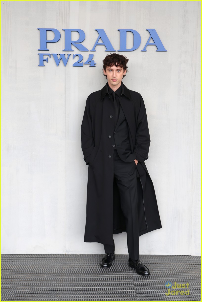 Mean Girls' Christopher Briney, Louis Partridge, Vinnie Hacker & More Attend Prada Fashion Show ...