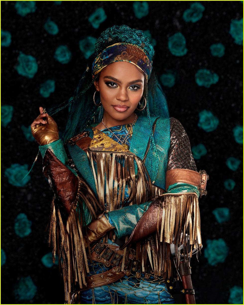 Kylie Cantrall Joins Forces With Malia Baker to Save the Day in 'Descendants: The Rise of Red ...