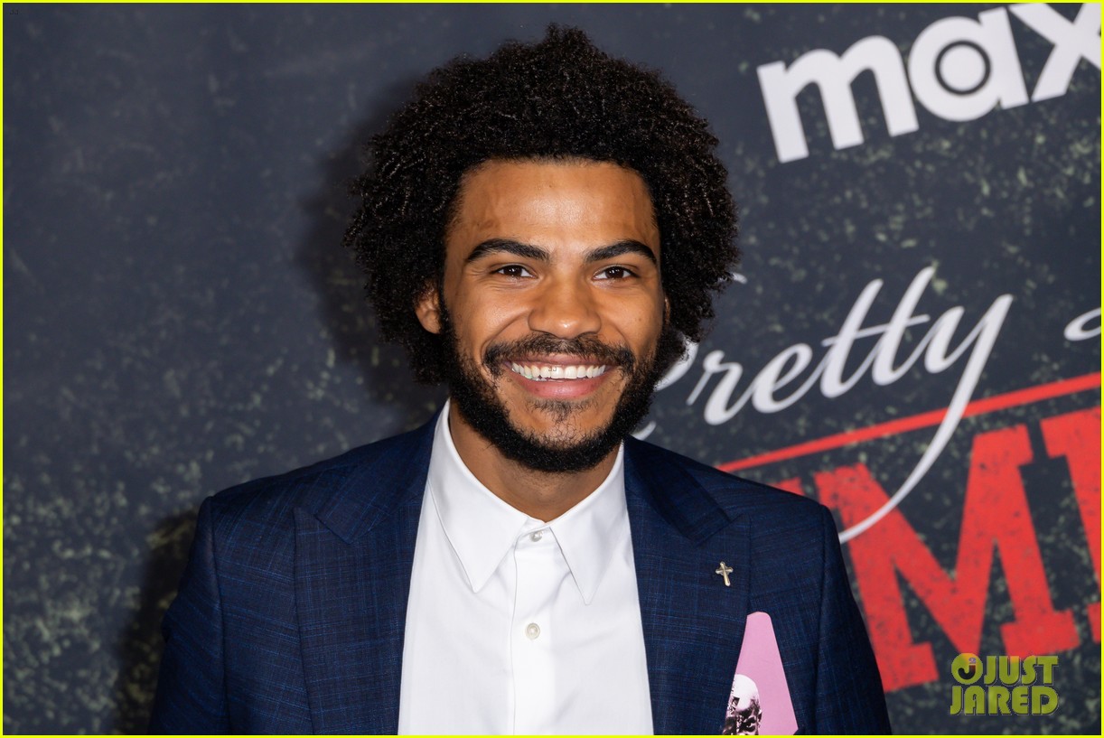 Bailee Madison Gets Support from Boyfriend Blake Richardson at 'Pretty ...