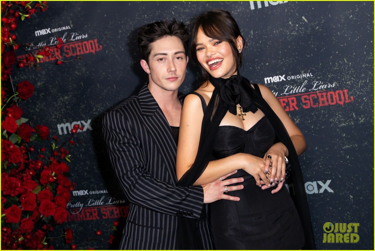 Bailee Madison Gets Support from Boyfriend Blake Richardson at 'Pretty ...