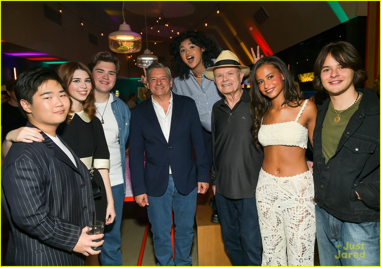 Callie Haverda & 'That '90s Show' Cast Celebrate Part 2 Ahead of ...