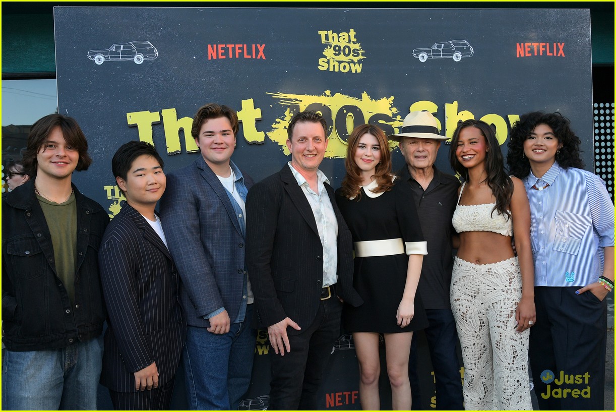 Callie Haverda & 'That '90s Show' Cast Celebrate Part 2 Ahead of ...