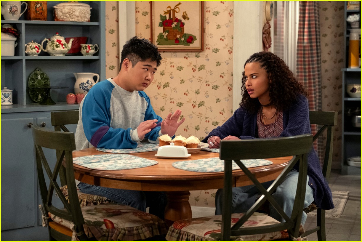 Callie Haverda, Ashley Aufderheide & More Return for 'That '90s Show ...