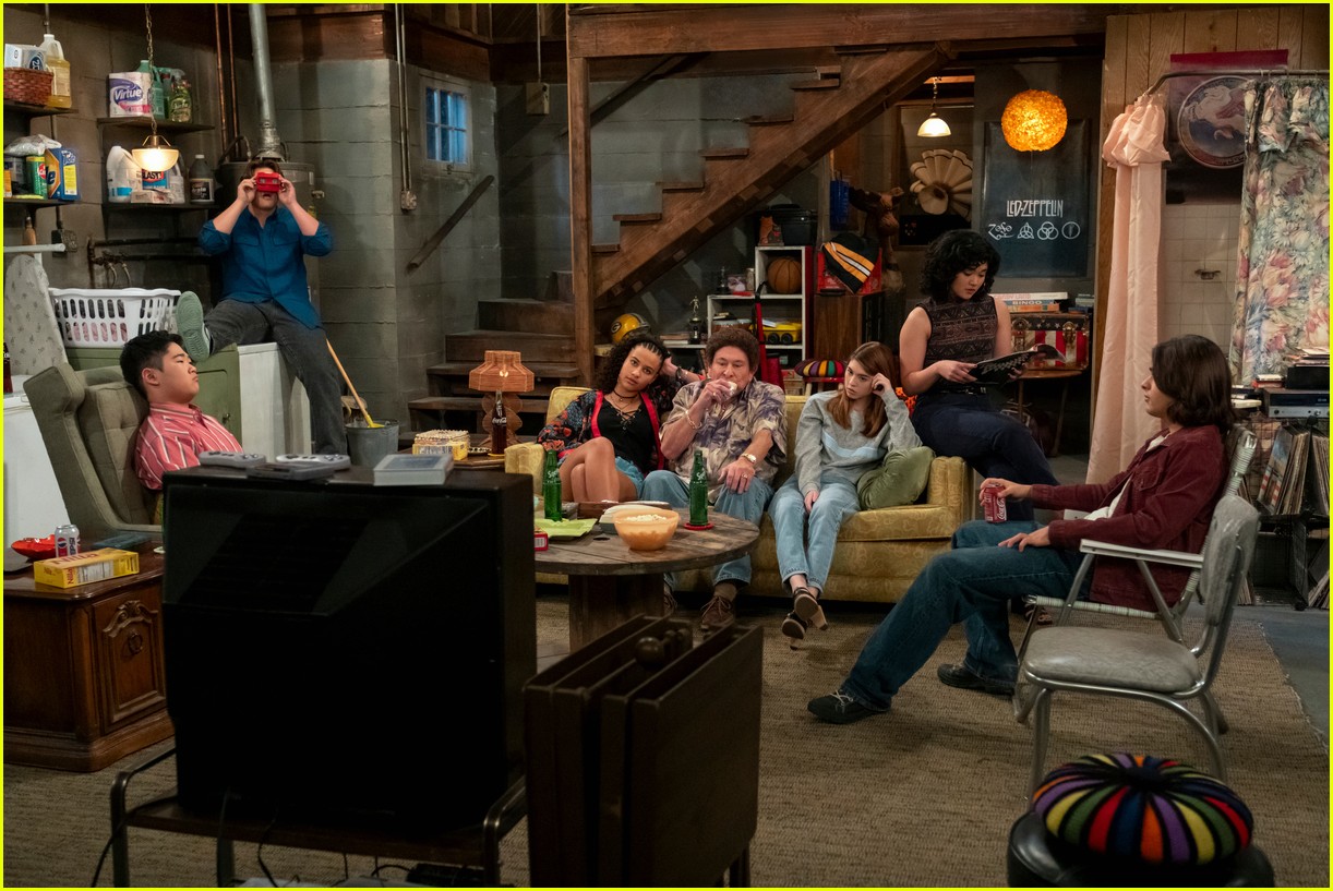 Callie Haverda, Ashley Aufderheide & More Return for 'That '90s Show ...