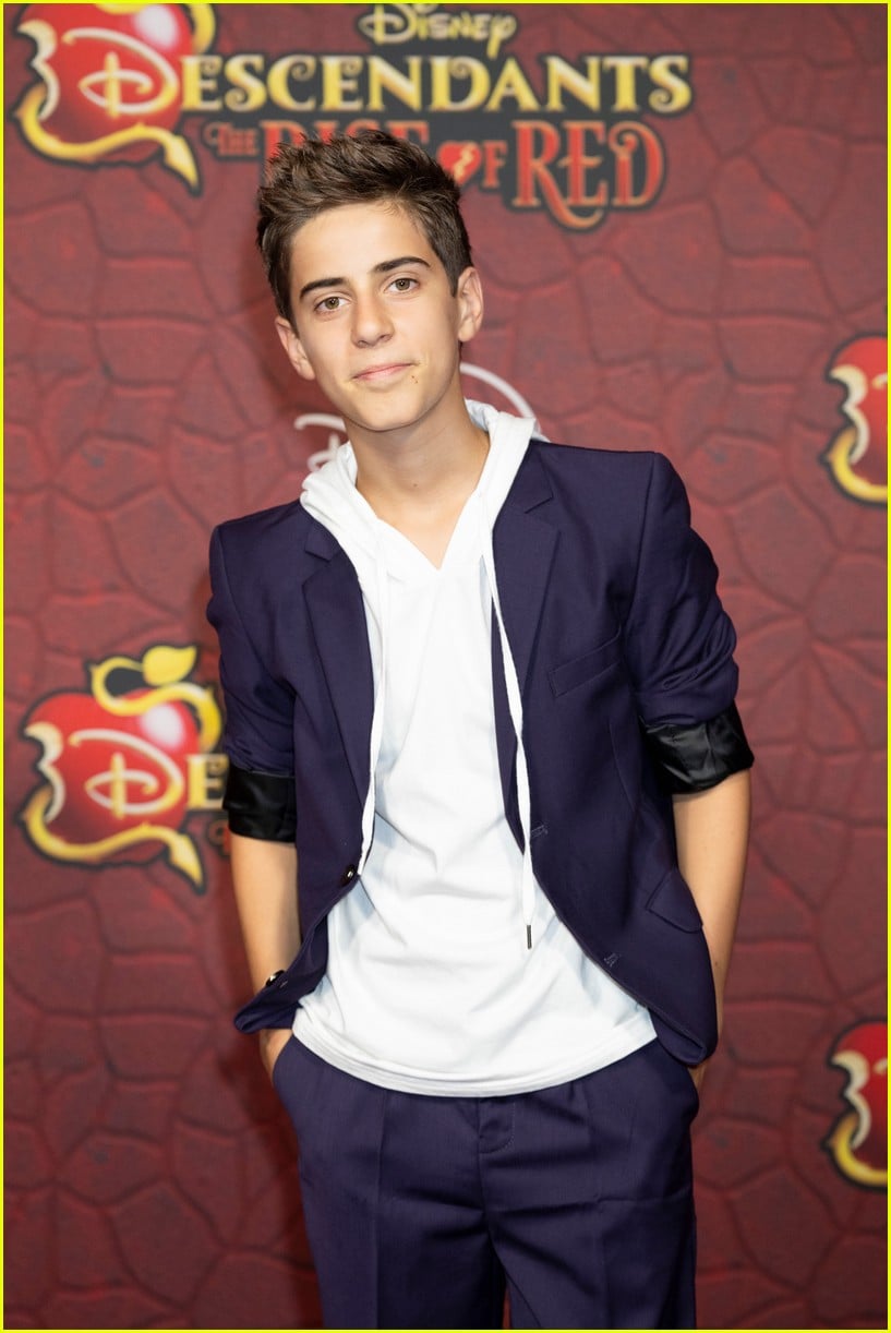 'Wizards Beyond Waverly Place' Cast Makes First Appearance Together at ...