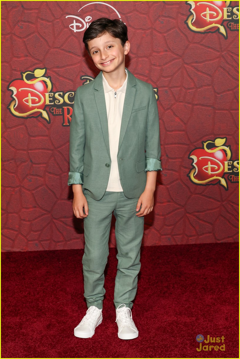 'Wizards Beyond Waverly Place' Cast Makes First Appearance Together at ...