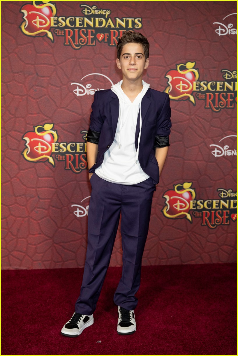 'Wizards Beyond Waverly Place' Cast Makes First Appearance Together at ...