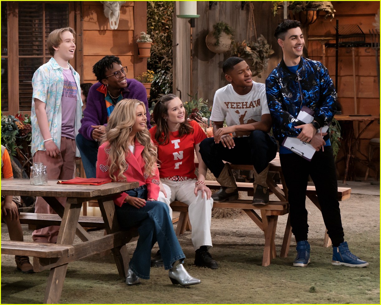 'Bunk'd: Learning the Ropes' Series Finale Sees Return of 4 Former ...