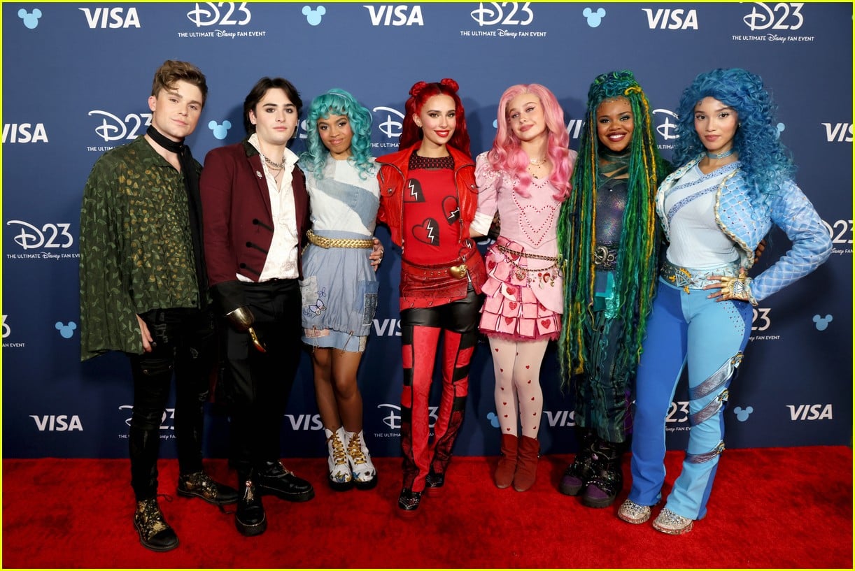 'Descendants: The Rise of Red' & 'Zombies 4' Tour Announced, Stars Hit Up D23! | Photo 1386203 ...