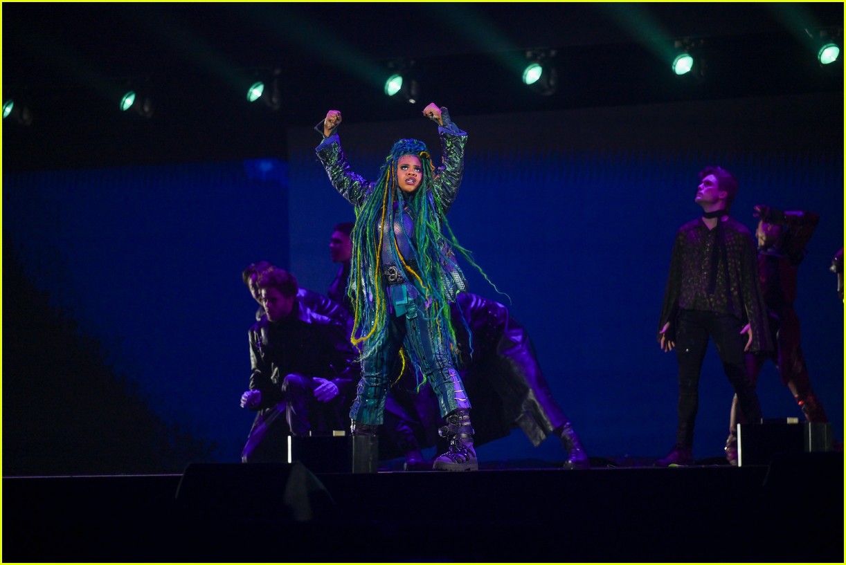 'Descendants: The Rise of Red' & 'Zombies 4' Tour Announced, Stars Hit ...