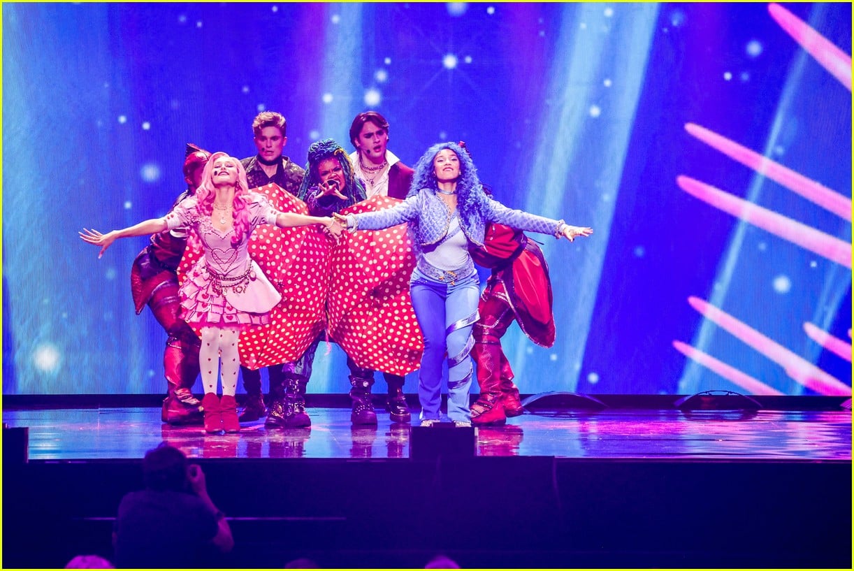 'Descendants: The Rise of Red' & 'Zombies 4' Tour Announced, Stars Hit ...