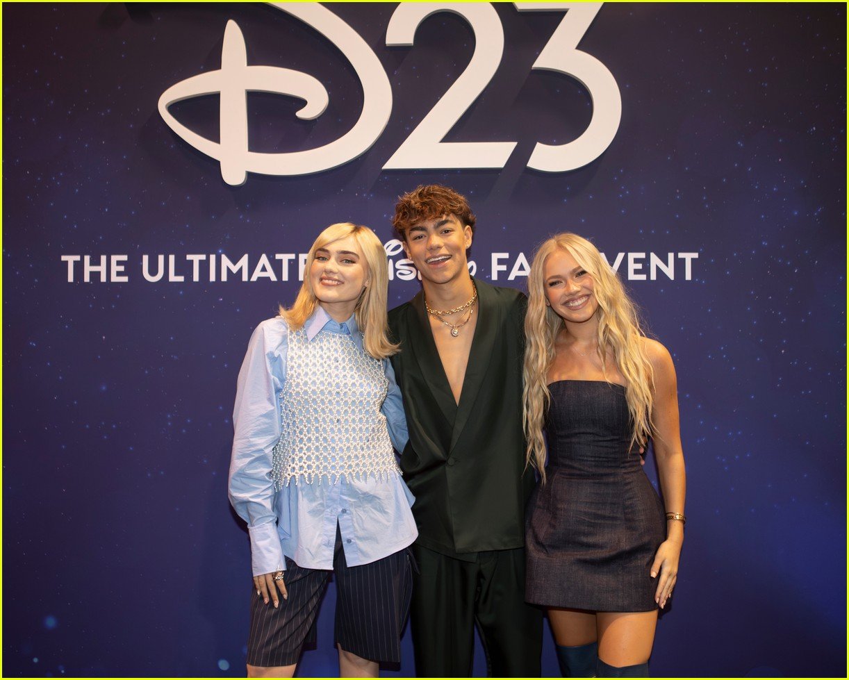 'Descendants: The Rise of Red' & 'Zombies 4' Tour Announced, Stars Hit Up D23! | Photo 1386267 ...