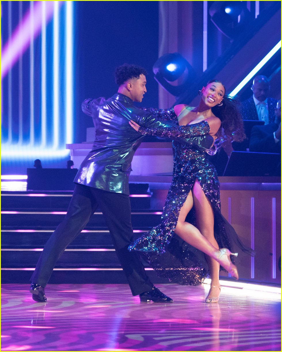 Chandler Kinney Gets Support From 'Pretty Little Liars' Co-Stars at ...