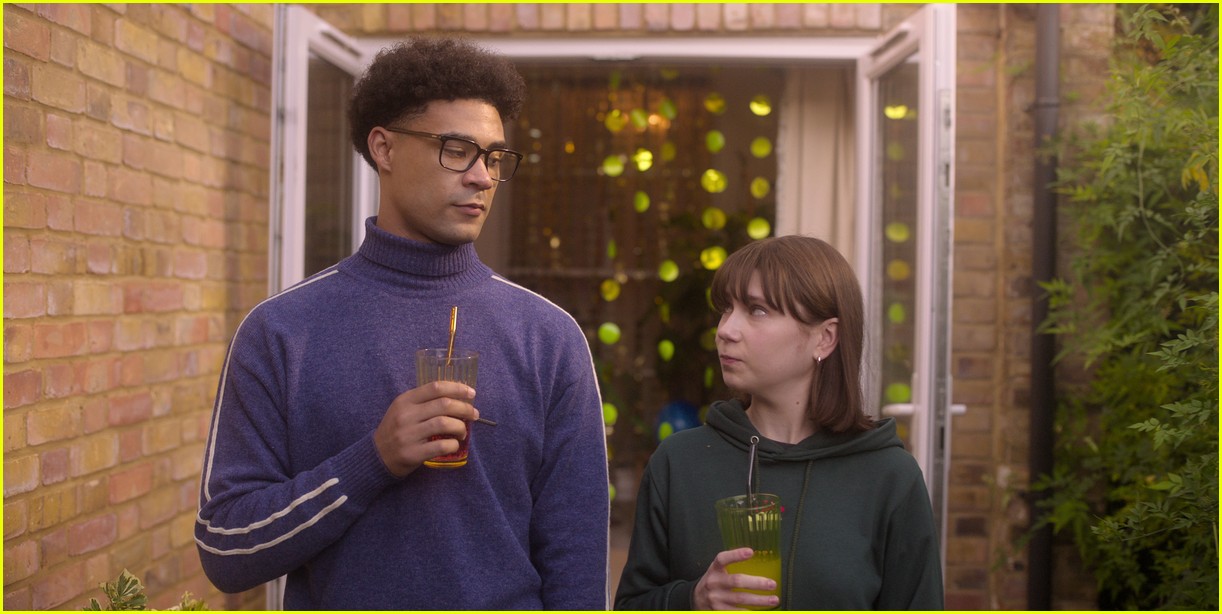 'Heartstopper' Season 3 Trailer Showcases Some Intimate Moments, a ...