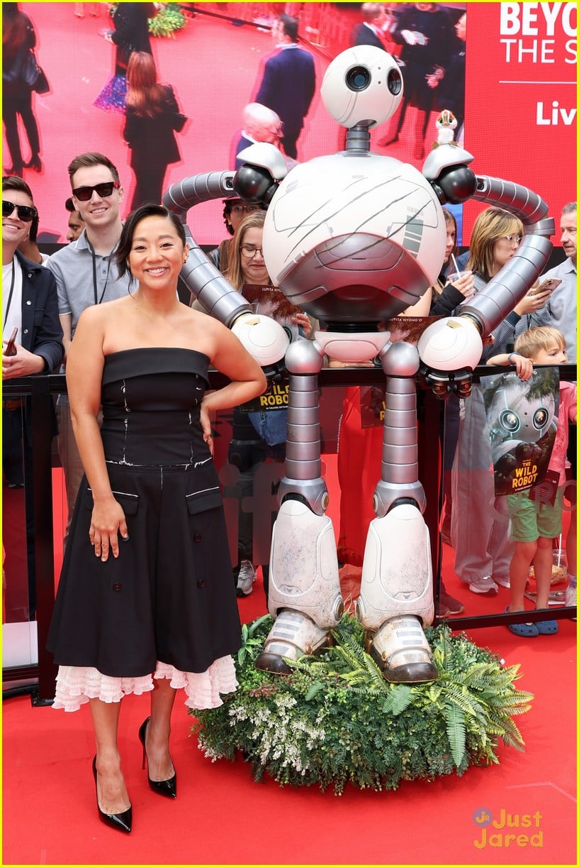 Kit Connor Premieres New Movie 'The Wild Robot' at TIFF With Lupita ...