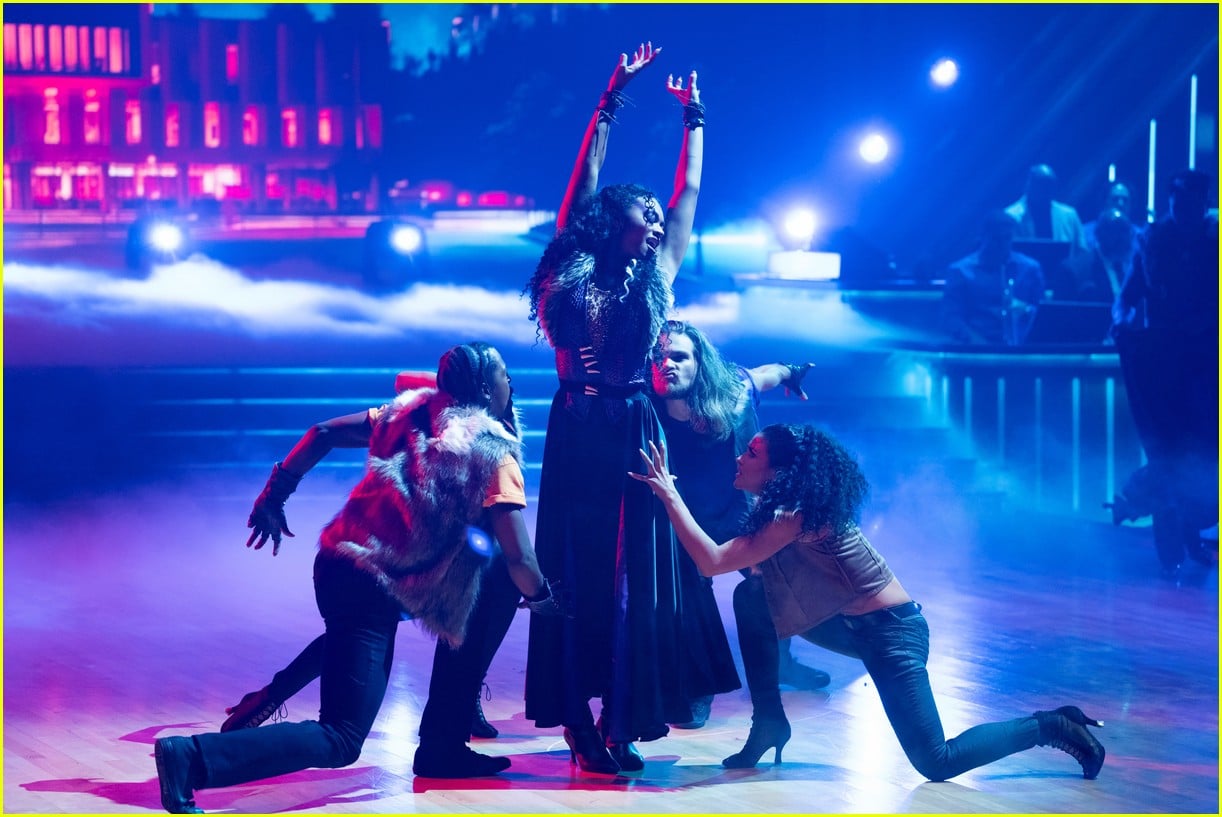 Chandler Kinney Reprises 'Zombies' Character For 'DWTS' Disney Night ...