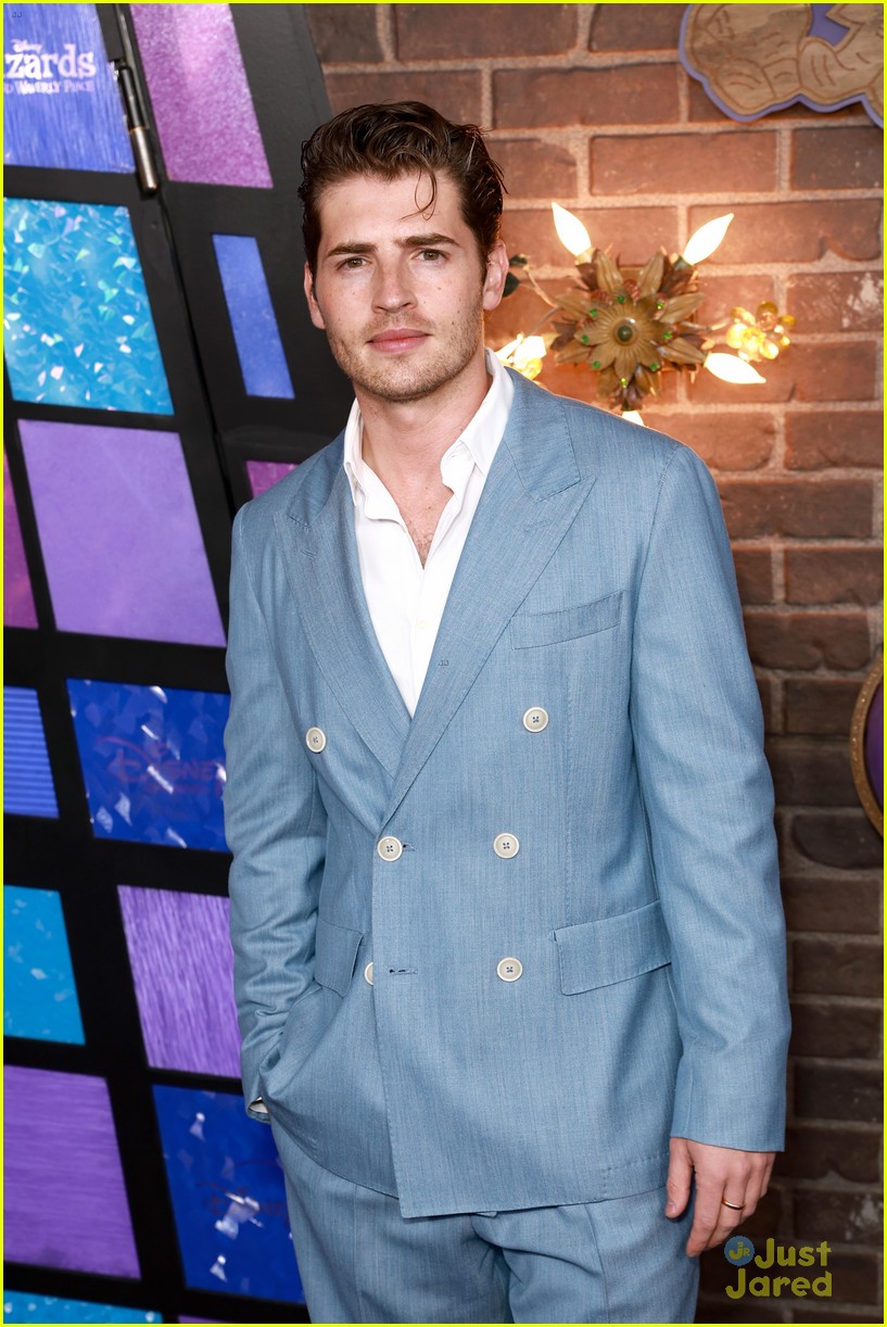 Janice LeAnn Brown Says David Henrie & Selena Gomez Made Her Feel 'Welcome & Safe' On 'Wizards ...