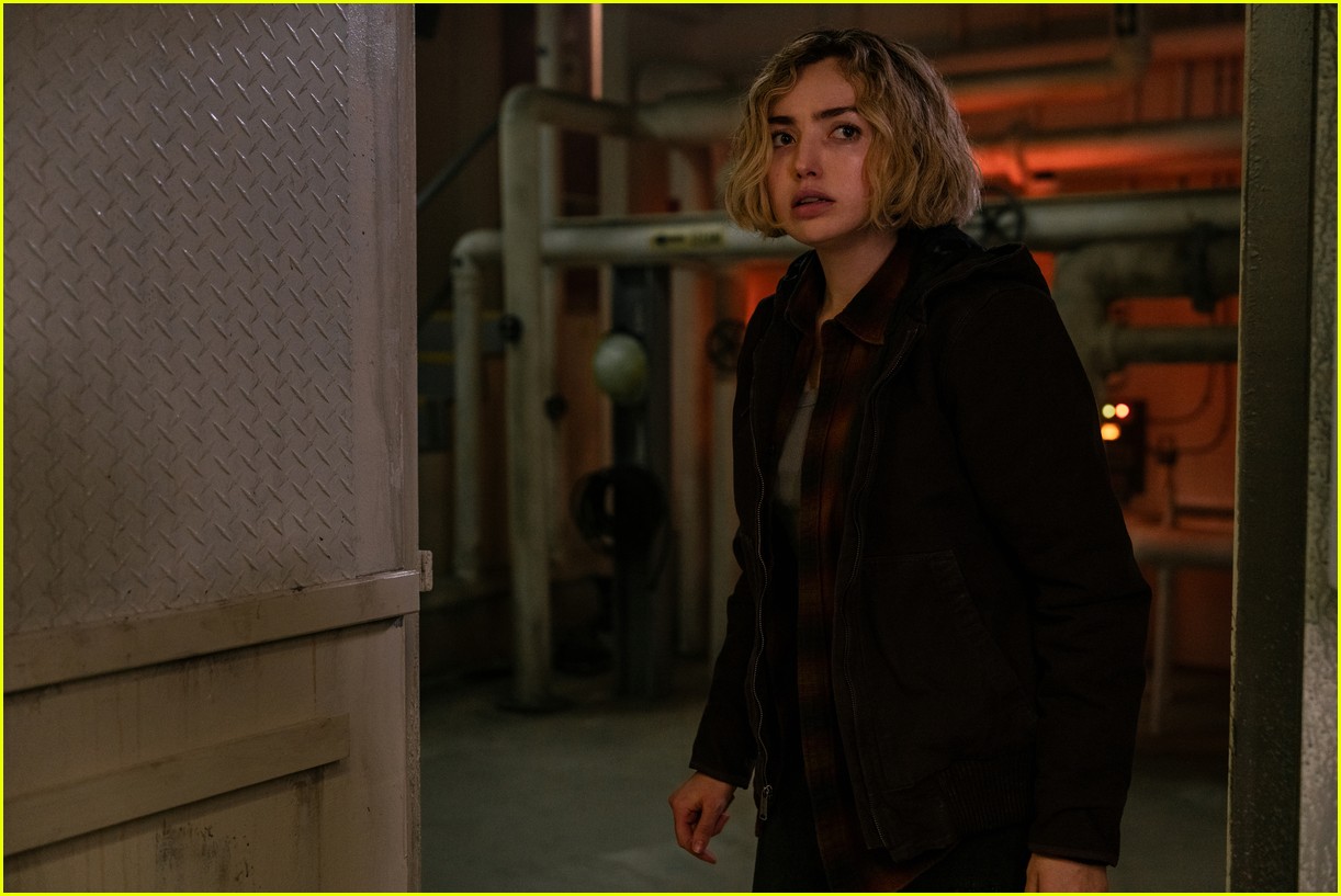 Peyton List & 'School Spirits' Cast Attend New York Comic Con, Unveil ...