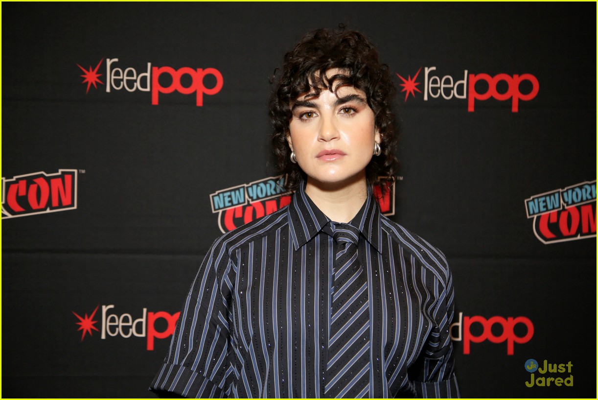Full Sized Photo of peyton list and school spirits cast attend nycc ...