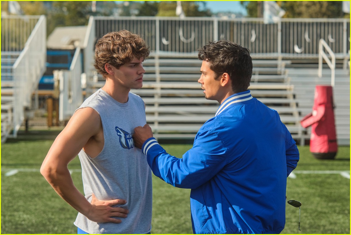 Noah Beck & Siena Agudong Fall For Each Other In 'Sidelined: The QB ...