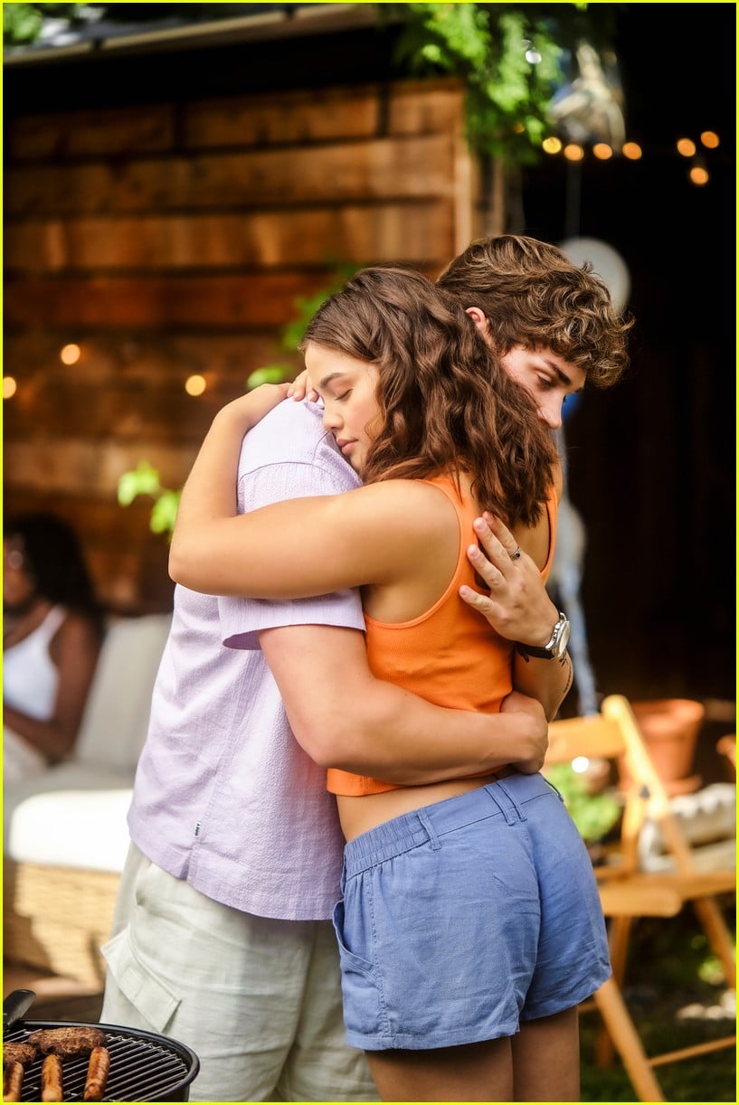 Noah Beck & Siena Agudong Fall For Each Other In 'Sidelined: The QB ...