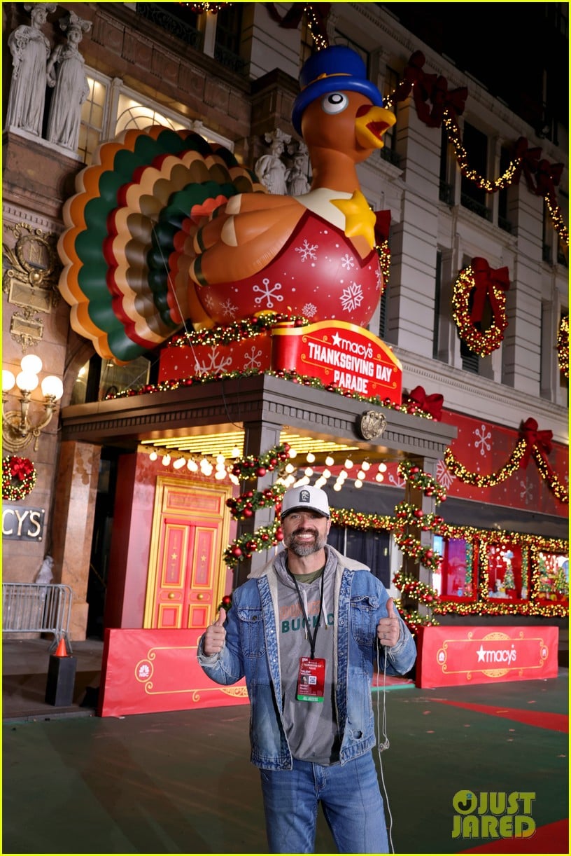 Kylie Cantrall, Charli D'Amelio & More Rehearse For Macy's Thanksgiving ...