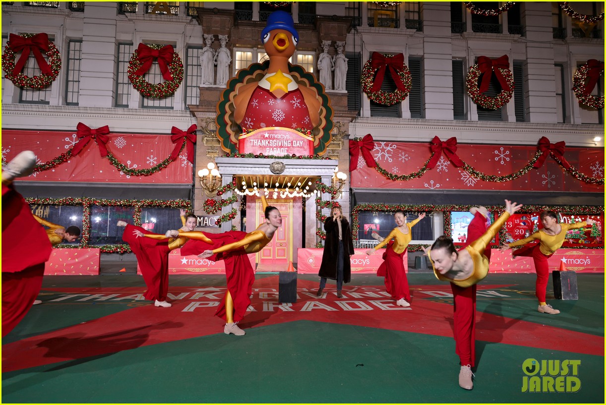 Kylie Cantrall, Charli D'Amelio & More Rehearse For Macy's Thanksgiving ...