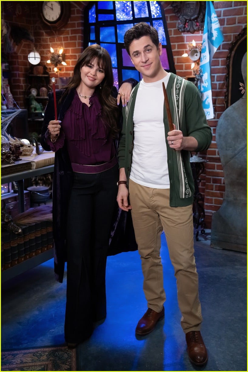 Selena Gomez Confirms 'Wizards Beyond Waverly Place' Return For Season Finale! | Photo 1386832 ...