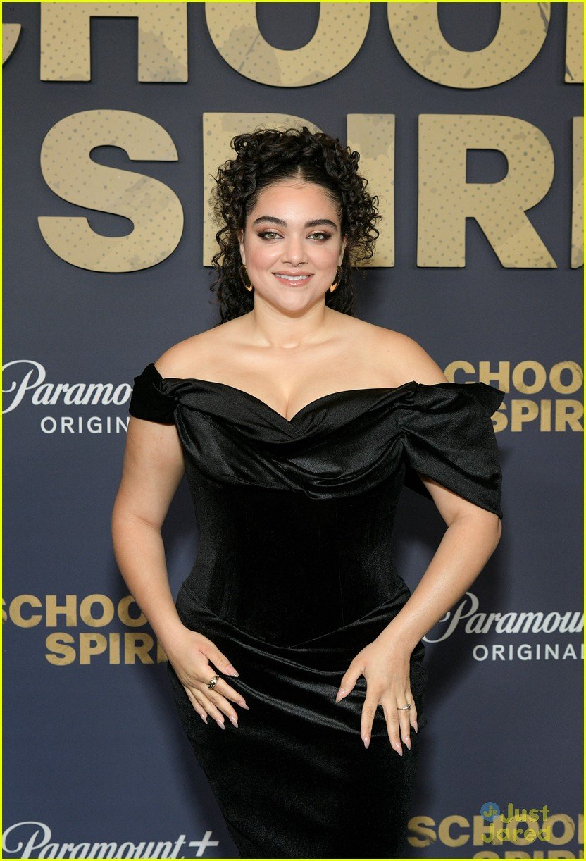 Milo Manheim Gets Mom Camryn's Support at 'School Spirits' Season 2 ...