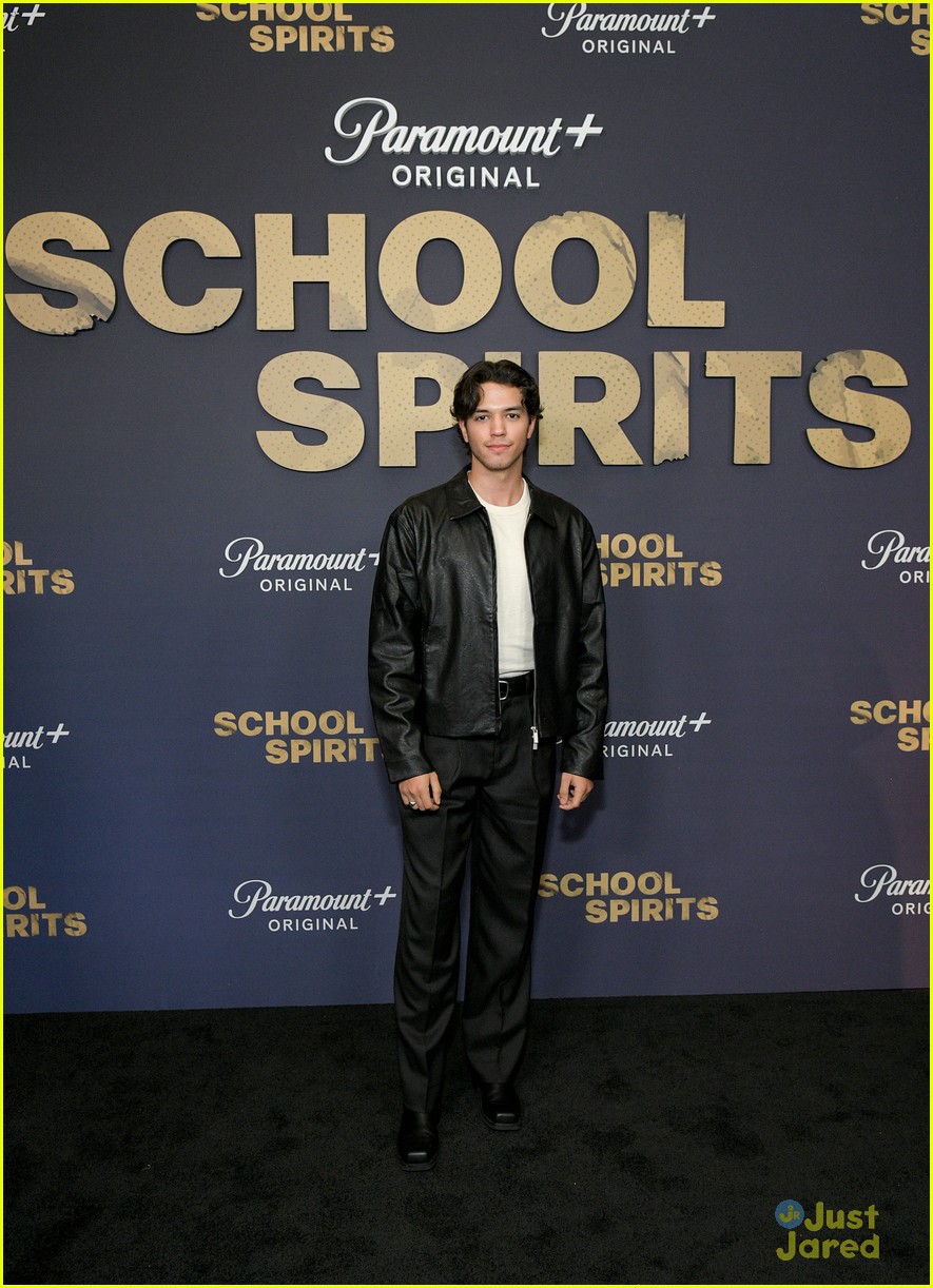Milo Manheim Gets Mom Camryn's Support at 'School Spirits' Season 2 ...