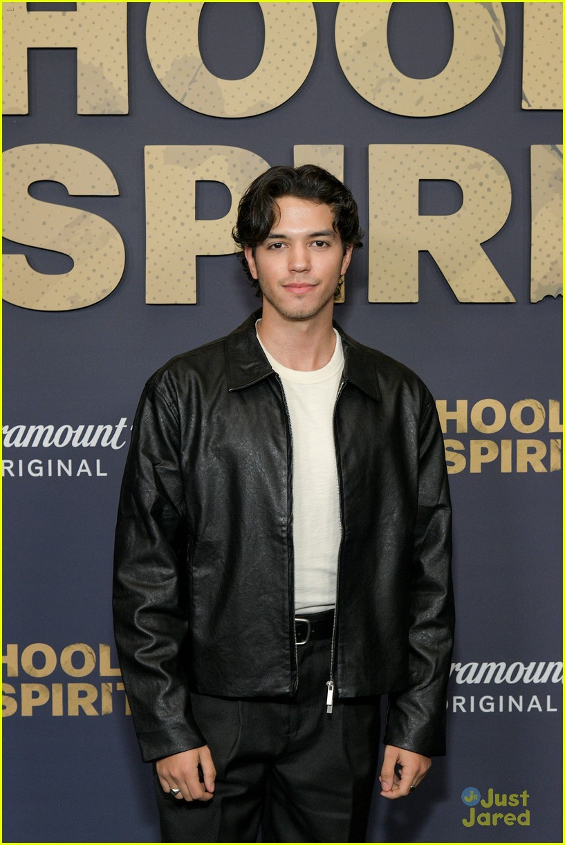 Milo Manheim Gets Mom Camryn's Support at 'School Spirits' Season 2 ...