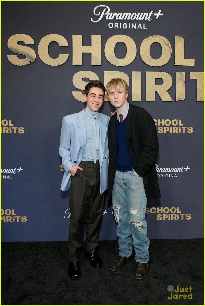 Milo Manheim Gets Mom Camryn's Support at 'School Spirits' Season 2 ...