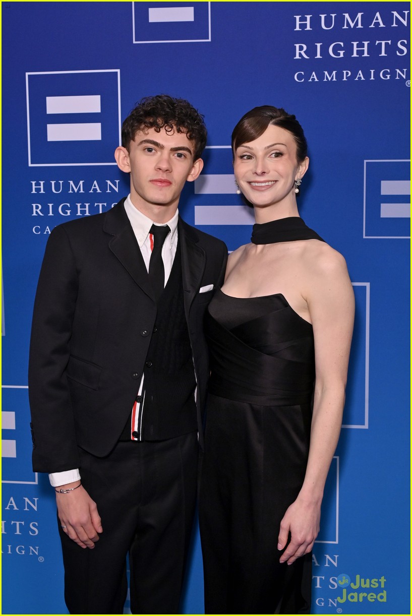 Joe Locke Reunites With 'Heartstopper' Co-Stars After Receiving HRC ...