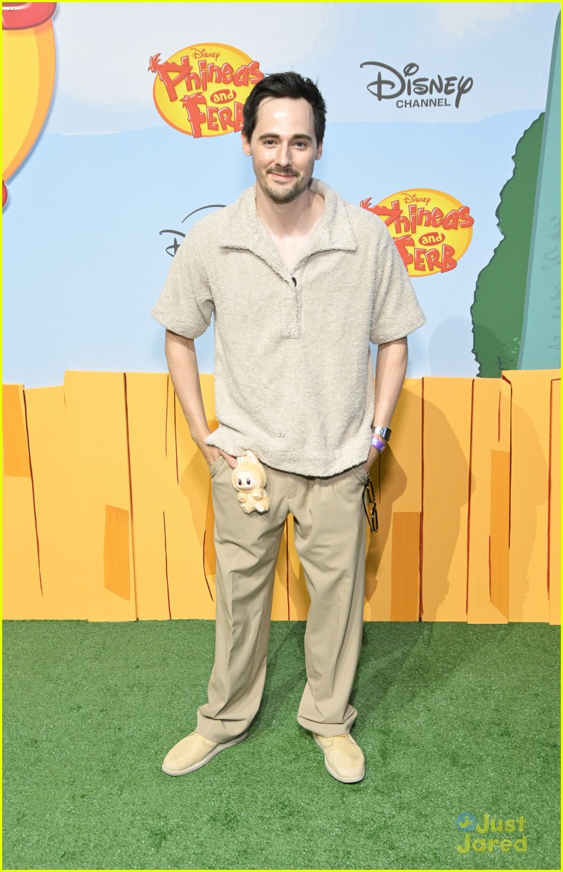 Disney Stars Past, Present & Future Attend 'Phineas & Ferb' Season 5 ...