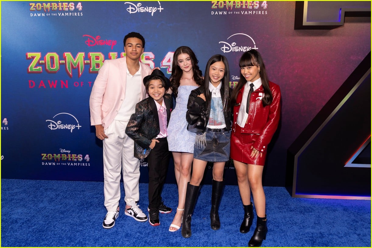 'Descendants' Stars Celebrate 'Worlds Collide' Tour Mates at 'Zombies 4 ...