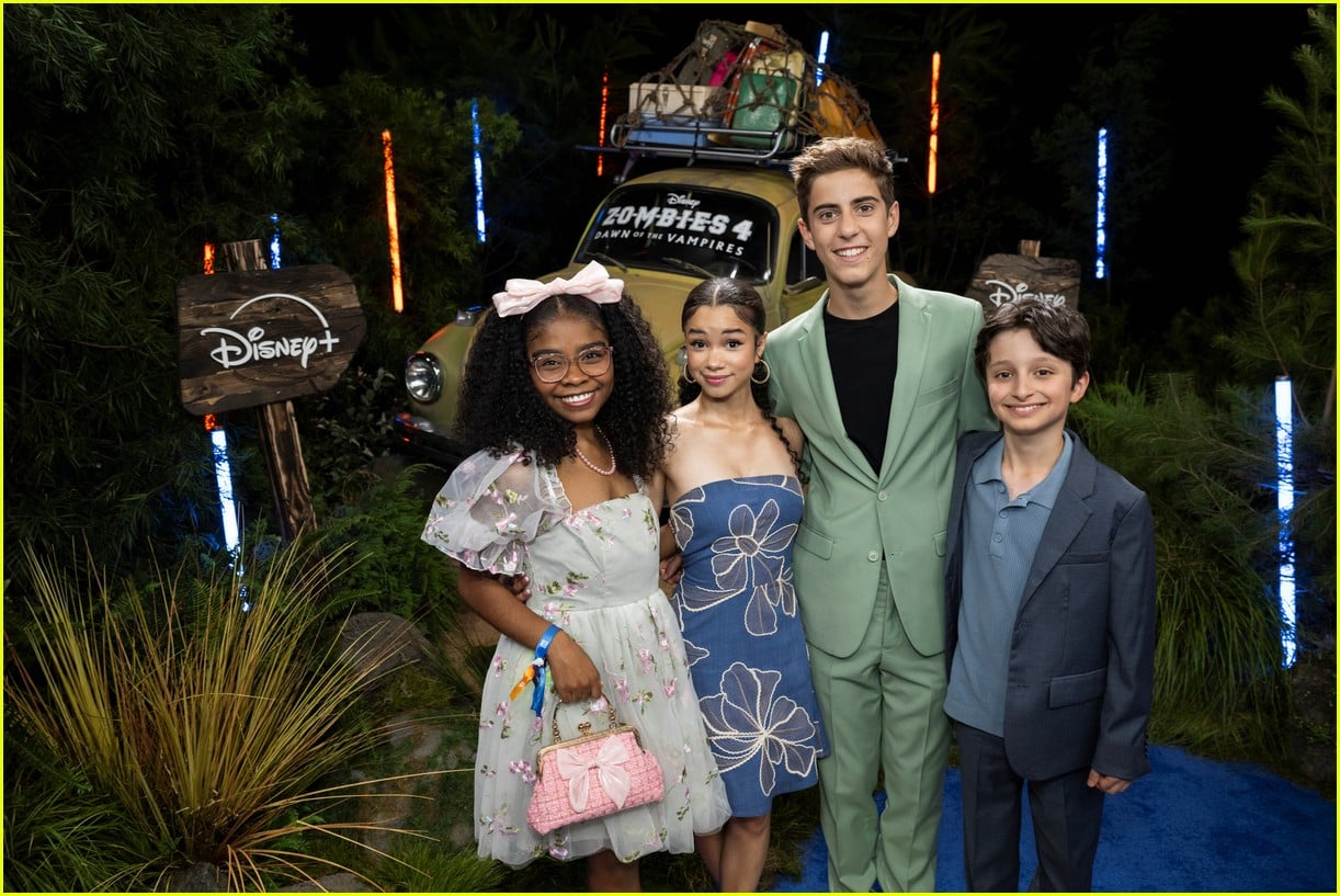 'Descendants' Stars Celebrate 'Worlds Collide' Tour Mates at 'Zombies 4 ...