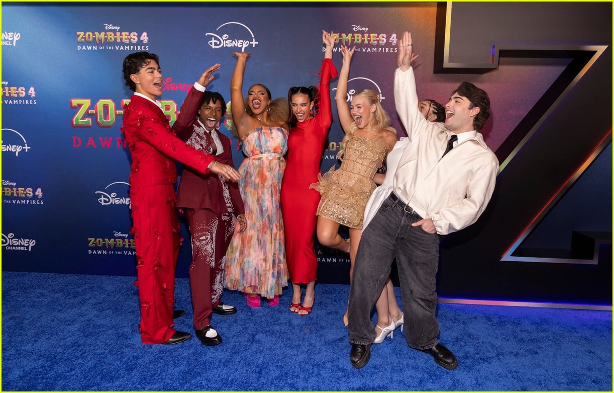 'Descendants' Stars Celebrate 'Worlds Collide' Tour Mates at 'Zombies 4 ...